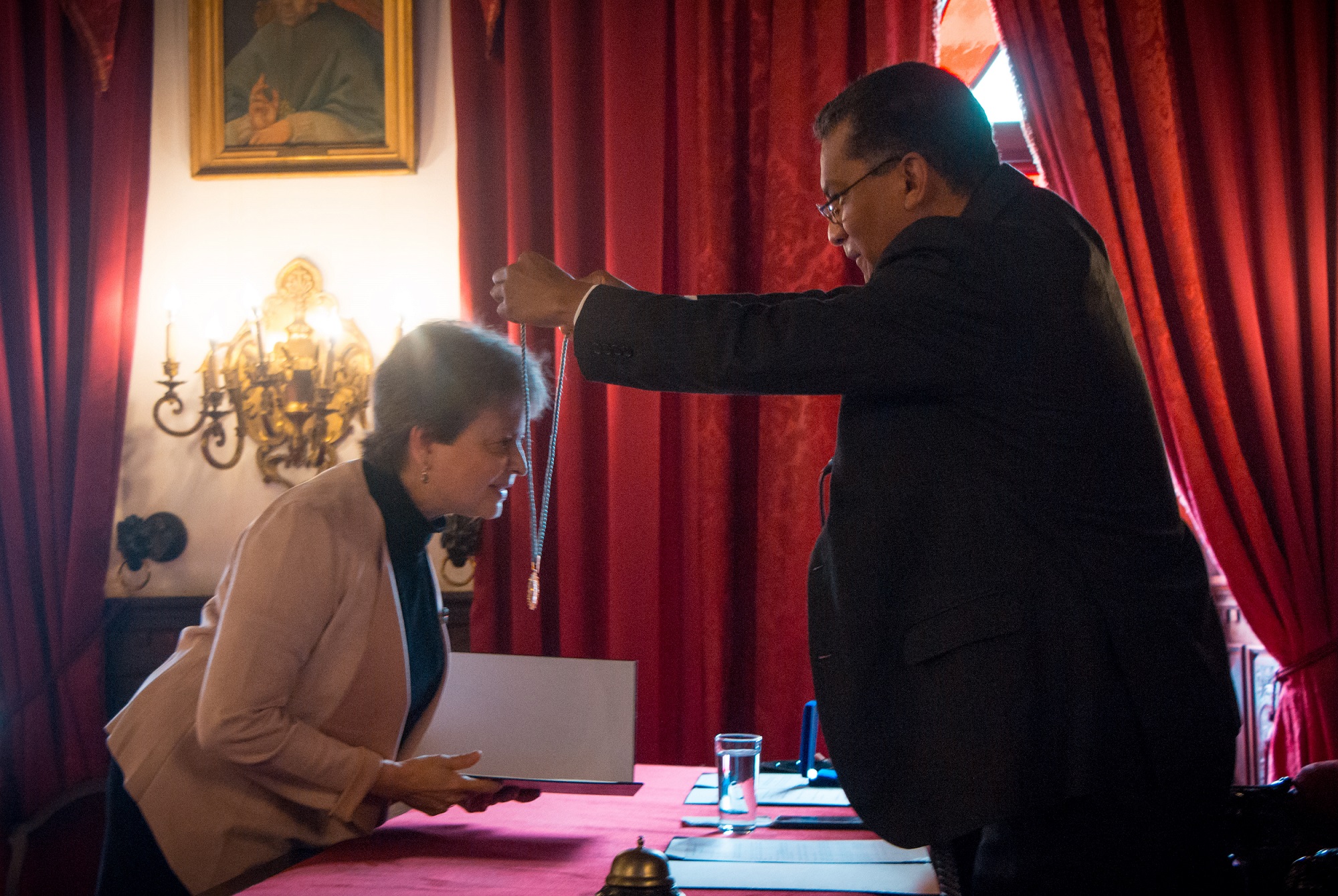 Sillón X de la ACFIMAN pasa oficialmente a María Eugenia Grillet ...